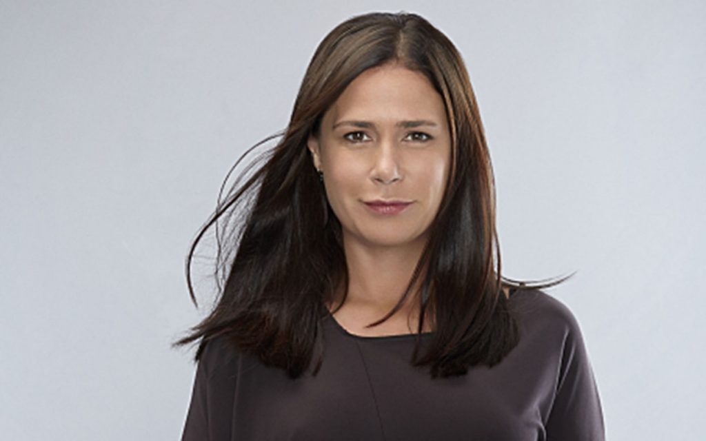 Maura Tierney - Biography, Height & Life Story | Super Stars Bio
