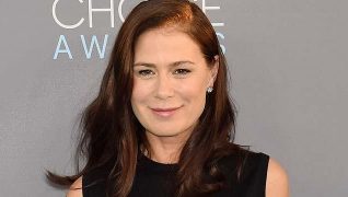 Maura Tierney - Biography, Height & Life Story | Super Stars Bio