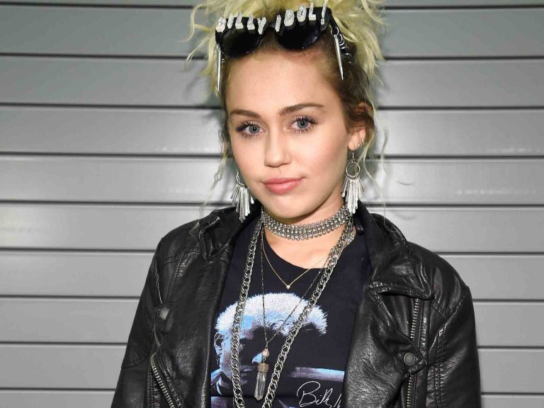 Miley Cyrus - Biography, Height & Life Story | Super Stars Bio