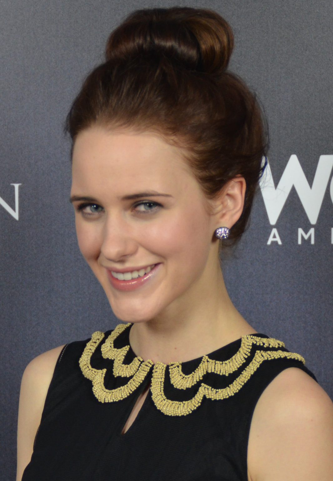 Rachel Brosnahan - Biography, Height & Life Story | Super Stars Bio
