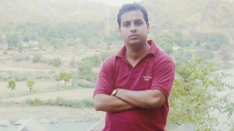 Vivek Tiwari - Biography, Height & Life Story | Super Stars Bio