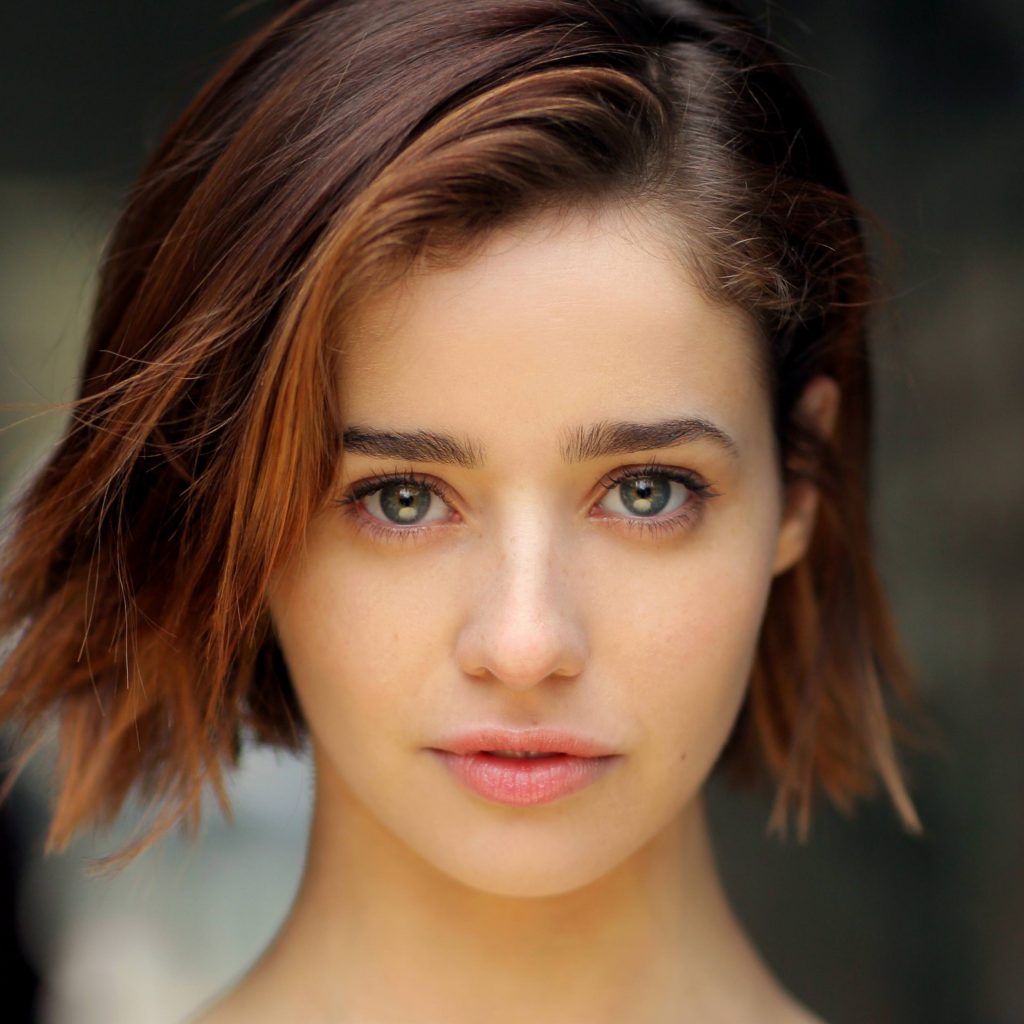 Holly Earl - Biography, Height & Life Story | Super Stars Bio