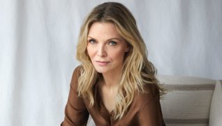 Michelle Pfeiffer - Biography, Height & Life Story | Super Stars Bio