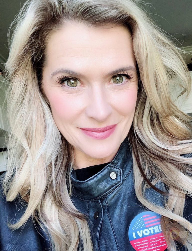 Kristy Swanson - Biography, Height & Life Story | Super Stars Bio