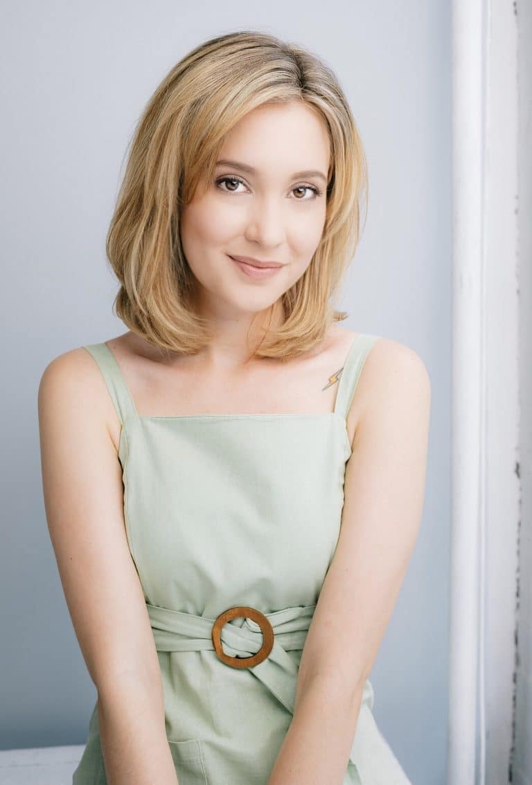 Alexia Fast - Biography, Height & Life Story | Super Stars Bio