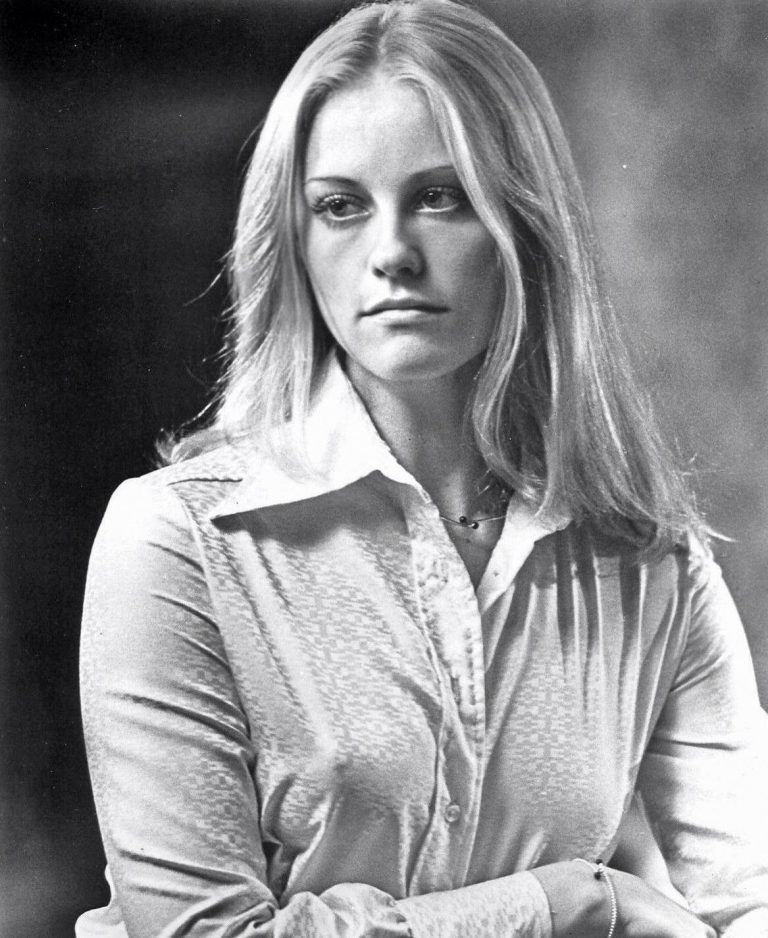Cybill Shepherd - Biography, Height & Life Story | Super Stars Bio