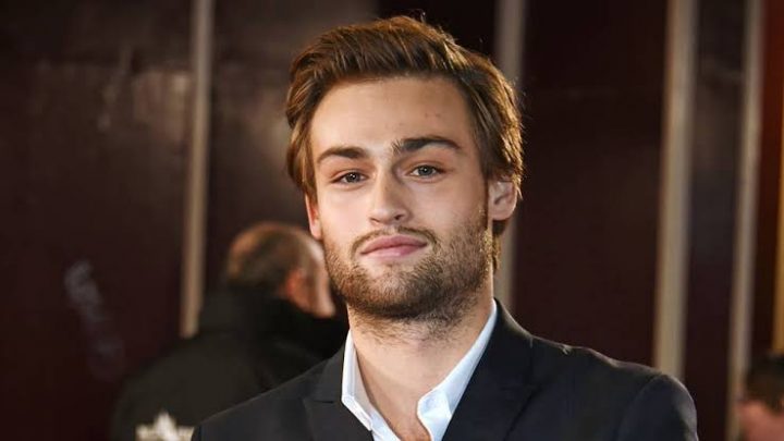 Douglas Booth - Biography, Height & Life Story | Super Stars Bio