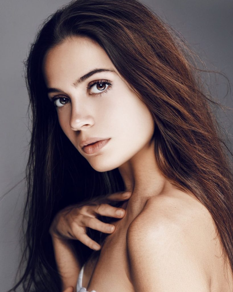 Emmy Perry - Biography, Height & Life Story | Super Stars Bio