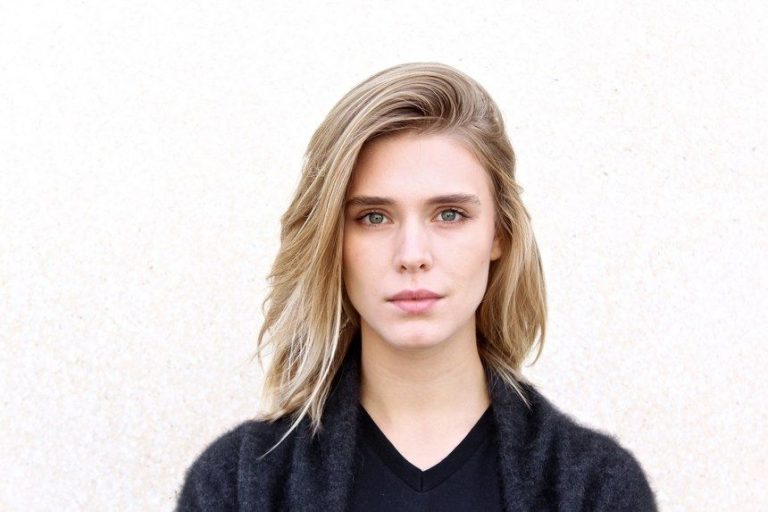 Gaia Weiss - Biography, Height & Life Story | Super Stars Bio