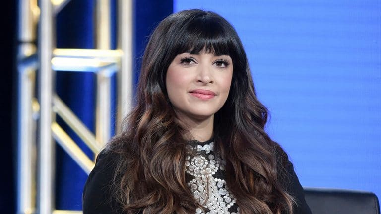 Hannah Simone - Biography, Height & Life Story | Super Stars Bio