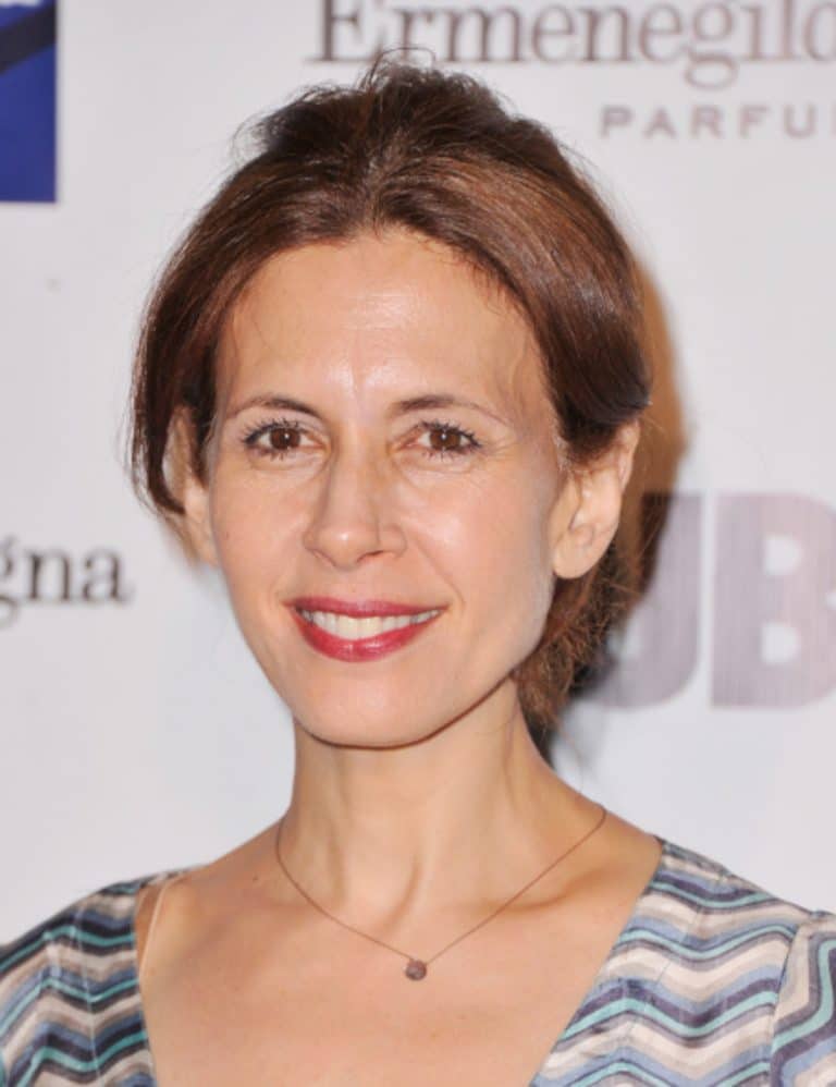 Jessica Hecht - Biography, Height & Life Story | Super Stars Bio