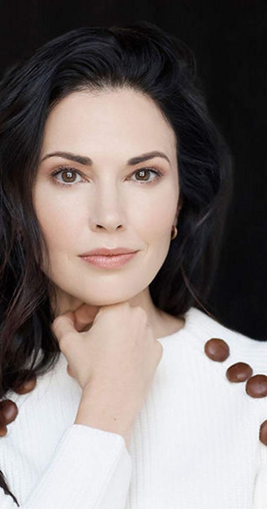 Laura Mennell - Biography, Height & Life Story | Super Stars Bio