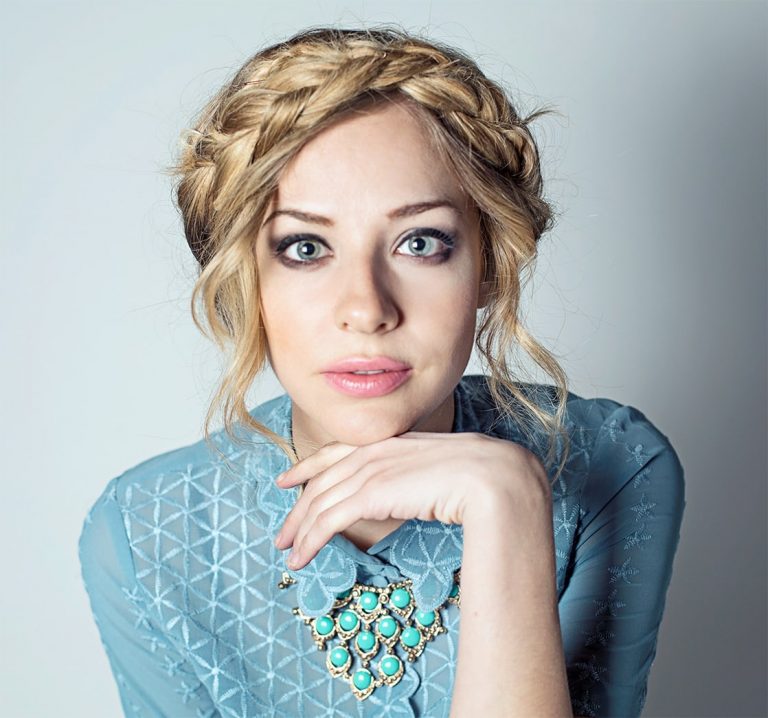 MacKenzie Porter - Biography, Height & Life Story | Super Stars Bio