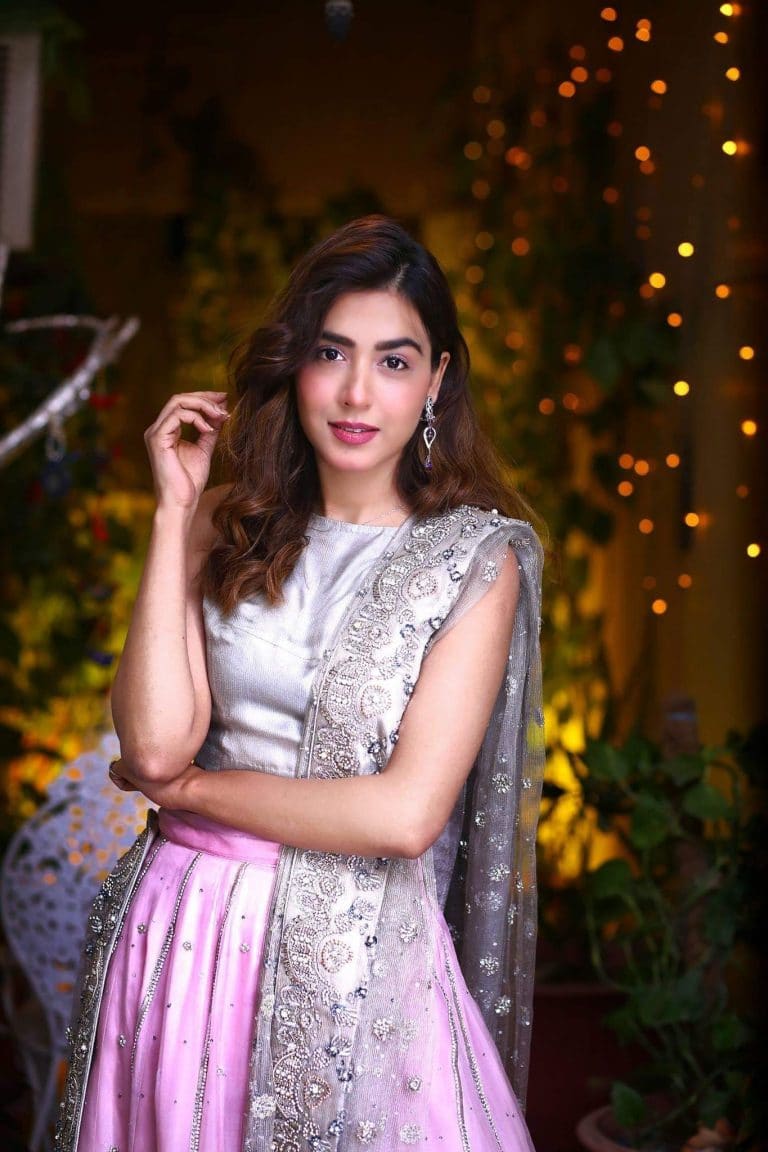 Mansha Pasha - Biography, Height & Life Story | Super Stars Bio