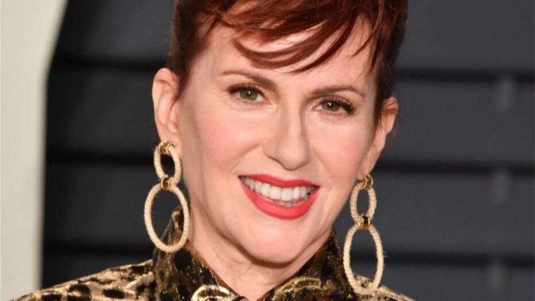 Megan Mullally - Biography, Height & Life Story | Super Stars Bio