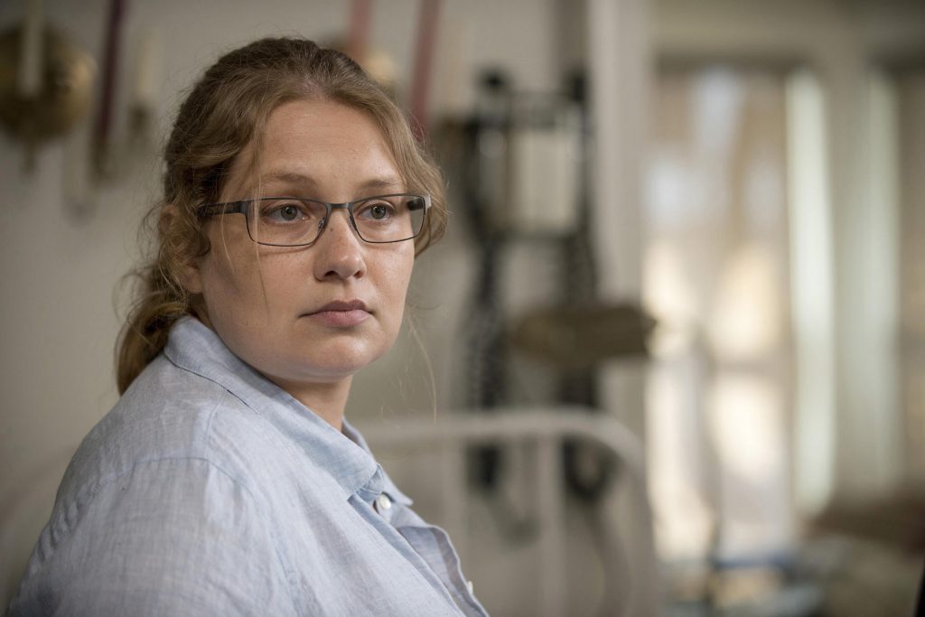 Merritt Wever - Biography, Height & Life Story | Super Stars Bio