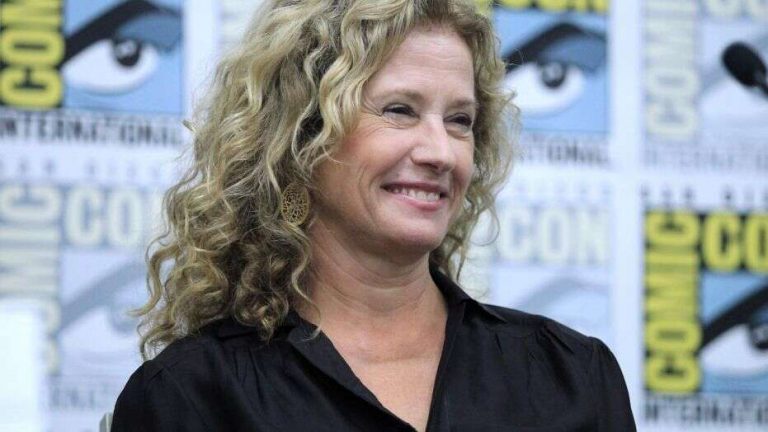 Nancy Travis - Biography, Height & Life Story | Super Stars Bio