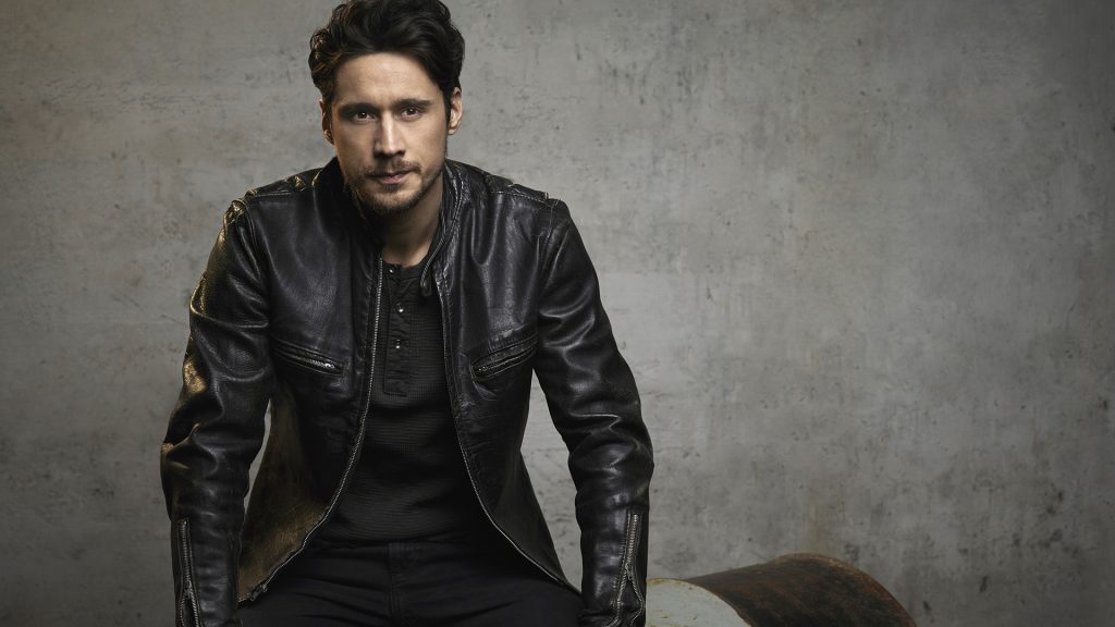 Peter Gadiot - Biography, Height & Life Story | Super Stars Bio