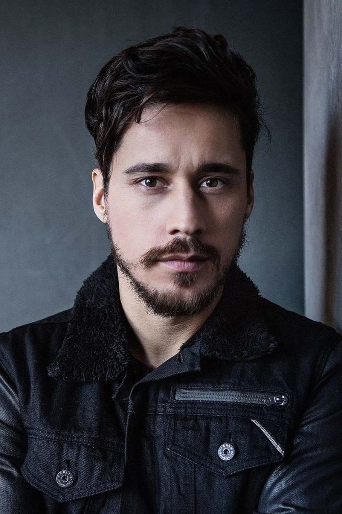 Peter Gadiot - Biography, Height & Life Story | Super Stars Bio