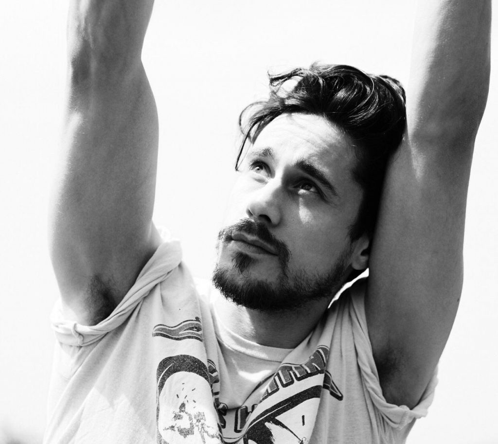 Peter Gadiot - Biography, Height & Life Story | Super Stars Bio