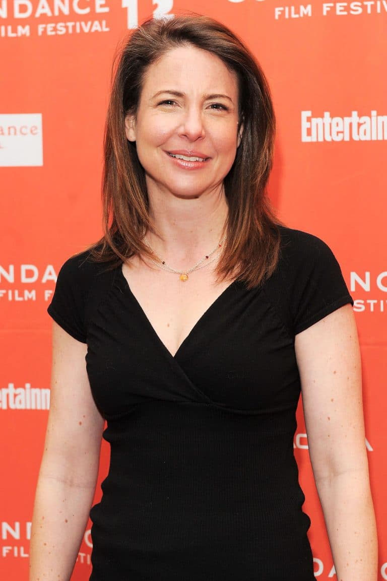 Robin Weigert Biography Height And Life Story Super Stars Bio