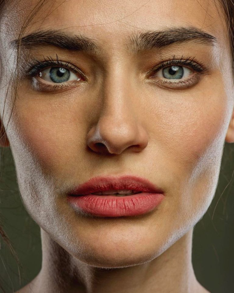 Saadet Aksoy - Biography, Height & Life Story | Super Stars Bio