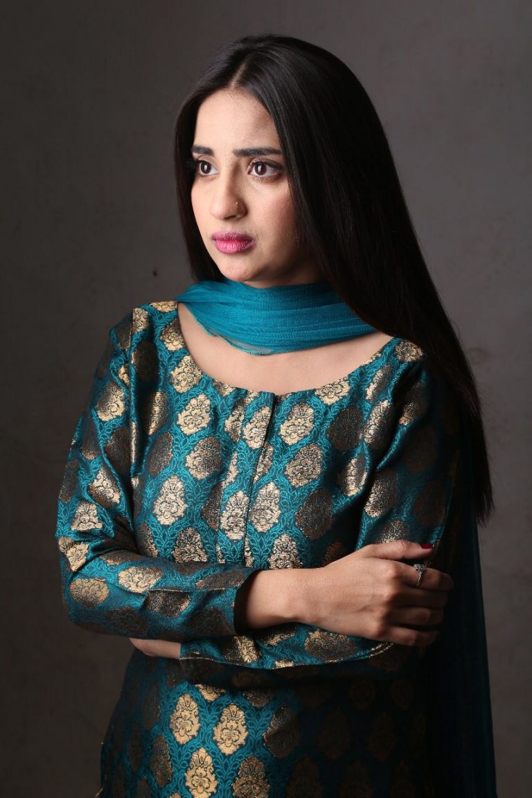 Saboor Ali - Biography, Height & Life Story | Super Stars Bio