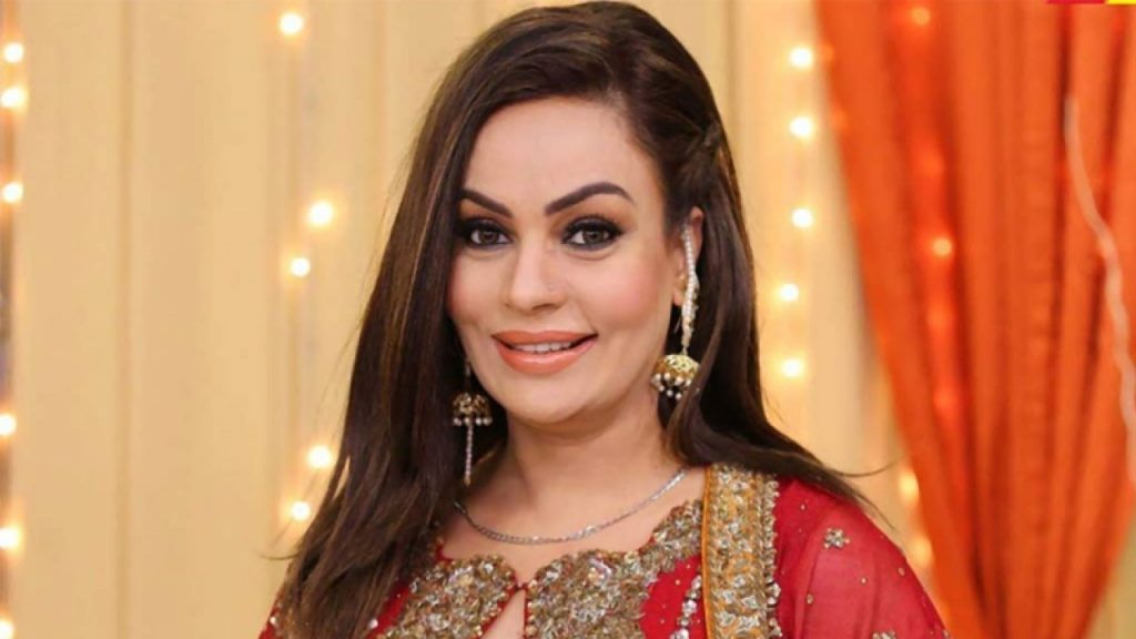 Sadia Imam - Biography, Height & Life Story | Super Stars Bio
