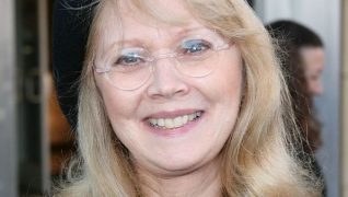 Shelley Long - Biography, Height & Life Story | Super Stars Bio