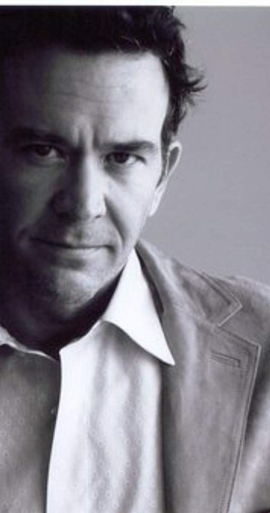 Timothy Hutton - Biography, Height & Life Story | Super Stars Bio