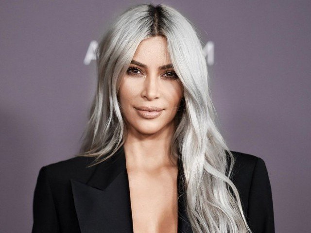 How tall is Kim Kardashian - Super Stars Bio