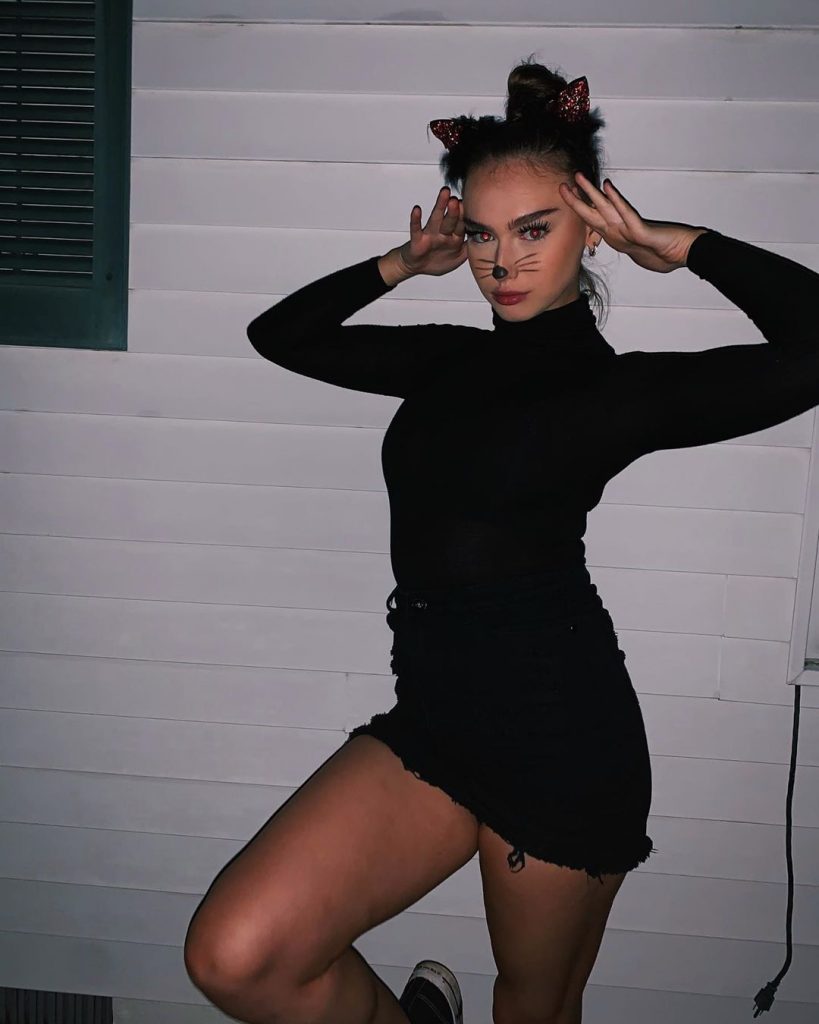Molly O’Malia - Biography, Height & Life Story | Super Stars Bio