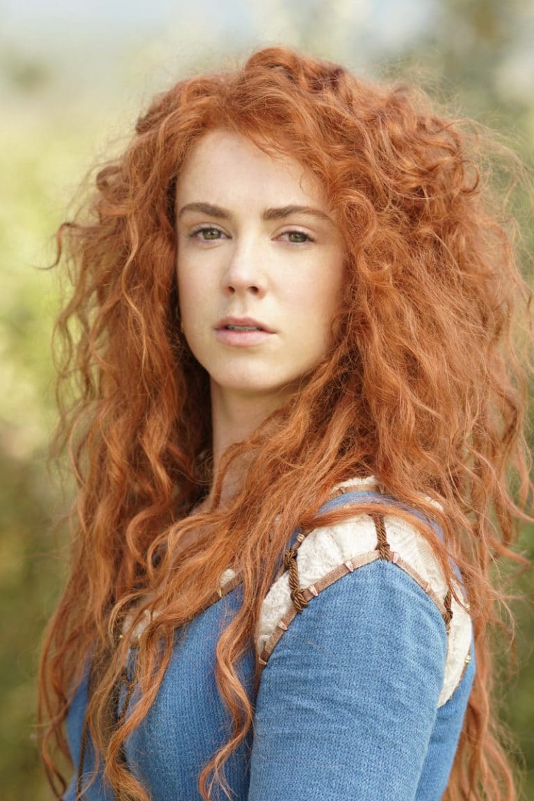 Amy Manson - Biography, Height & Life Story | Super Stars Bio