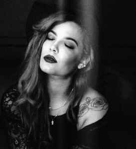 Halsey - Biography, Height & Life Story | Super Stars Bio
