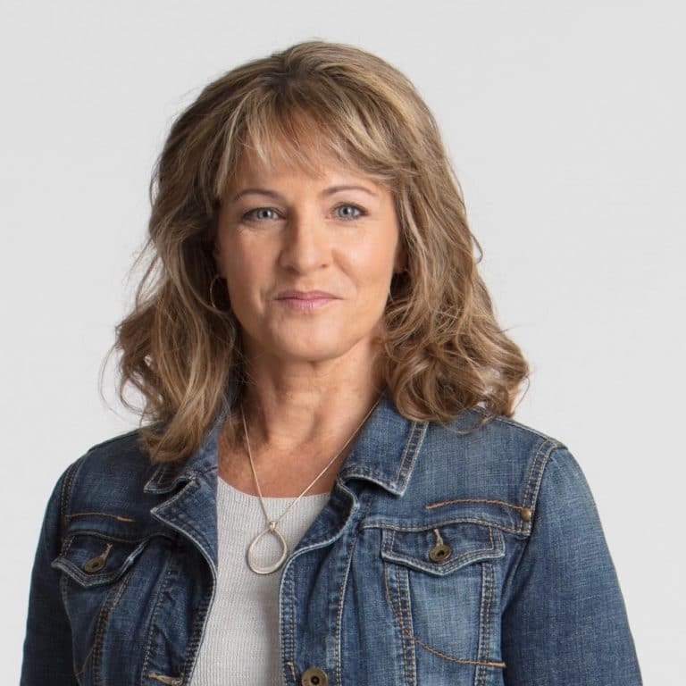 Jessica Steen - Biography, Height & Life Story | Super Stars Bio