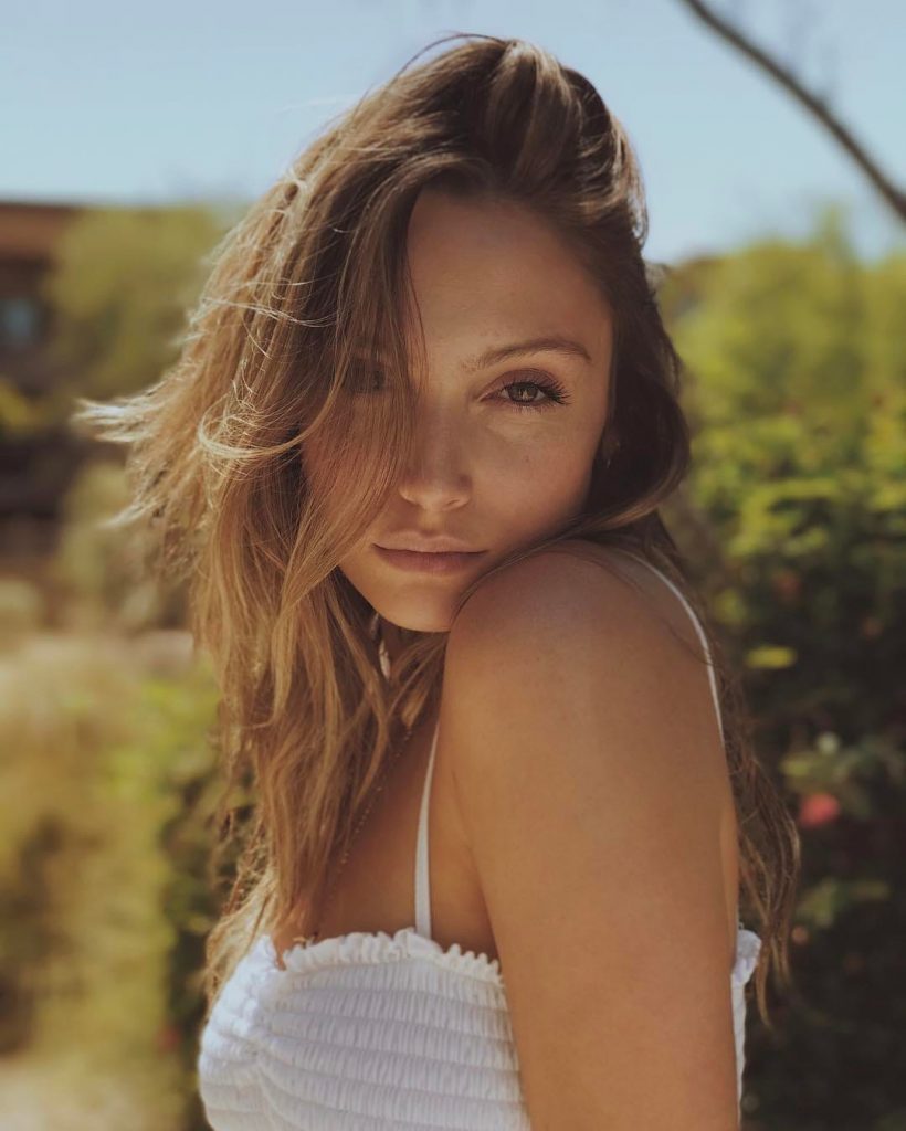 Sara Thompson - Biography, Height & Life Story | Super Stars Bio