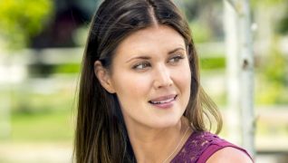 Sarah Lancaster - Biography, Height & Life Story | Super Stars Bio