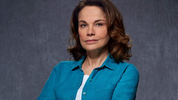 Sigrid Thornton - Biography, Height & Life Story | Super Stars Bio