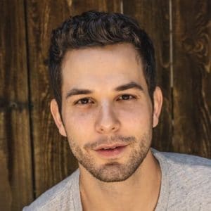 Skylar Astin - Biography, Height & Life Story | Super Stars Bio