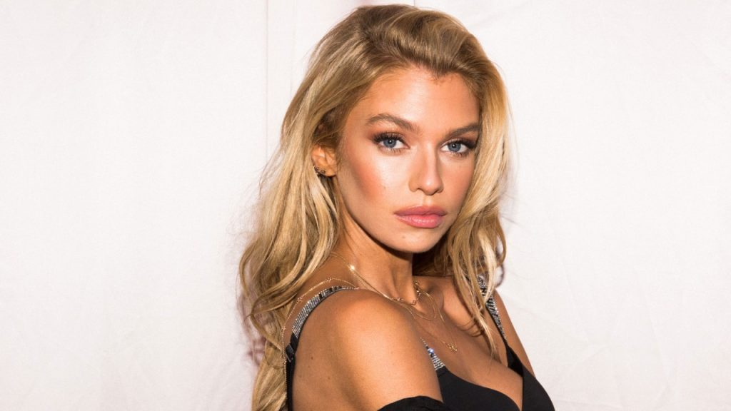 Stella Maxwell - Biography, Height & Life Story | Super Stars Bio