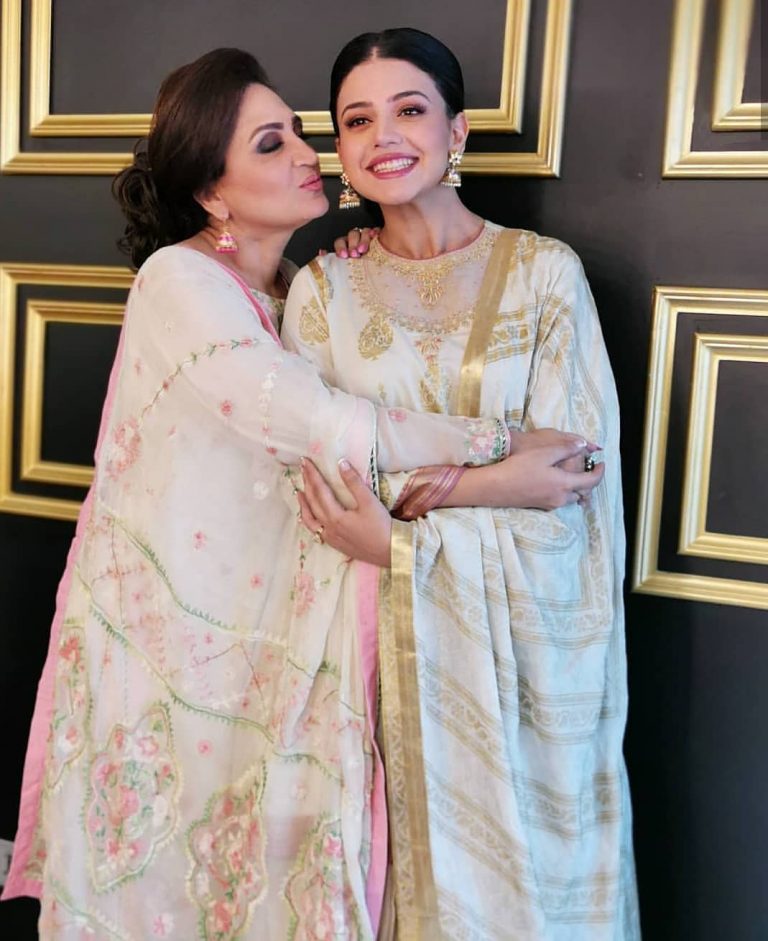 Asma Abbas - Biography, Height & Life Story | Super Stars Bio