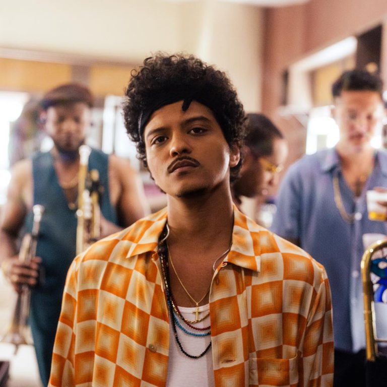 Bruno Mars - Biography, Height & Life Story | Super Stars Bio