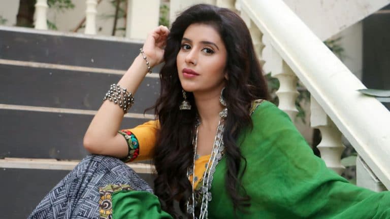 Charu Asopa - Biography, Height & Life Story | Super Stars Bio