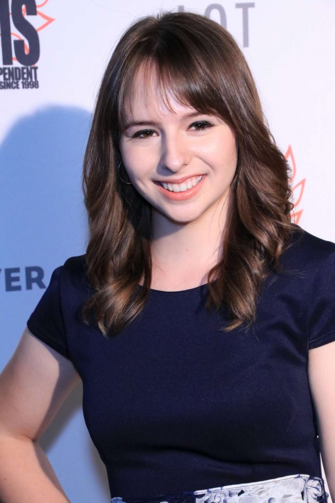 Chelsea Cook - Biography, Height & Life Story | Super Stars Bio