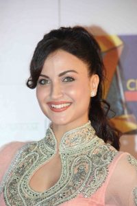 Elli Avram - Biography, Height & Life Story | Super Stars Bio