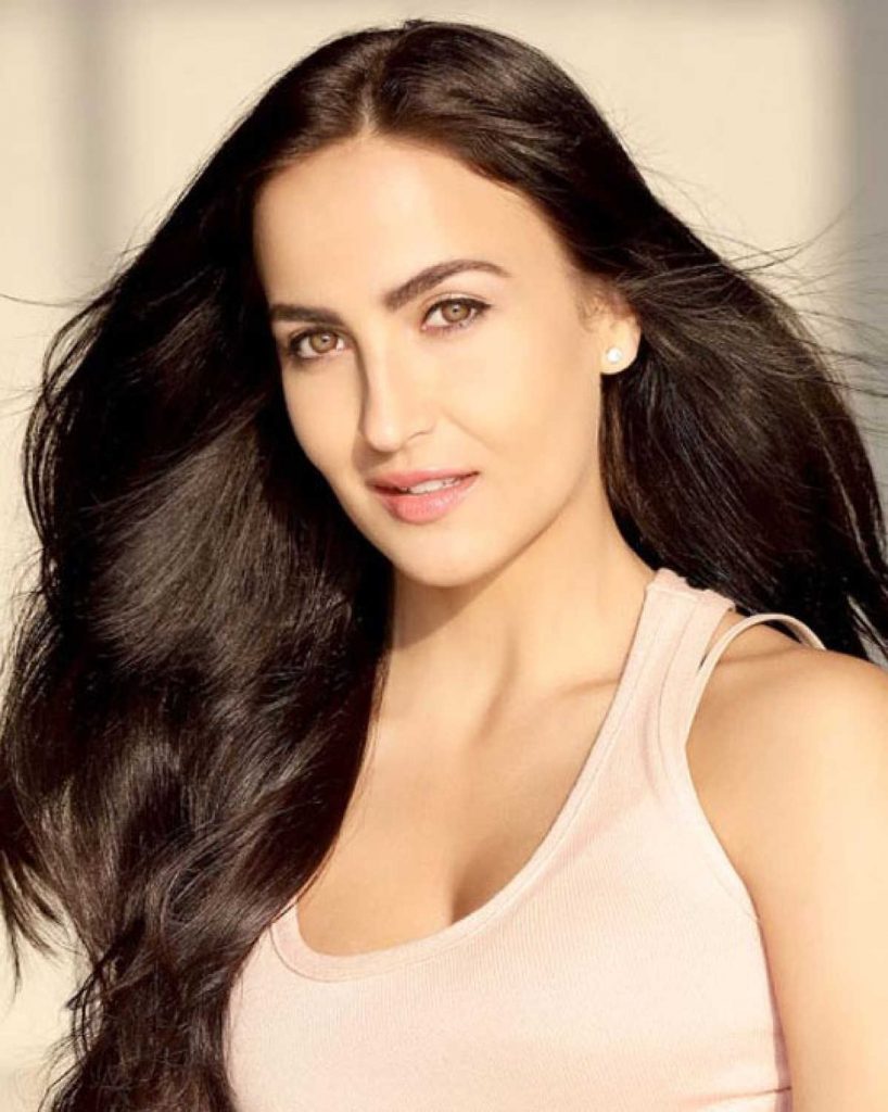 Elli Avram - Biography, Height & Life Story | Super Stars Bio