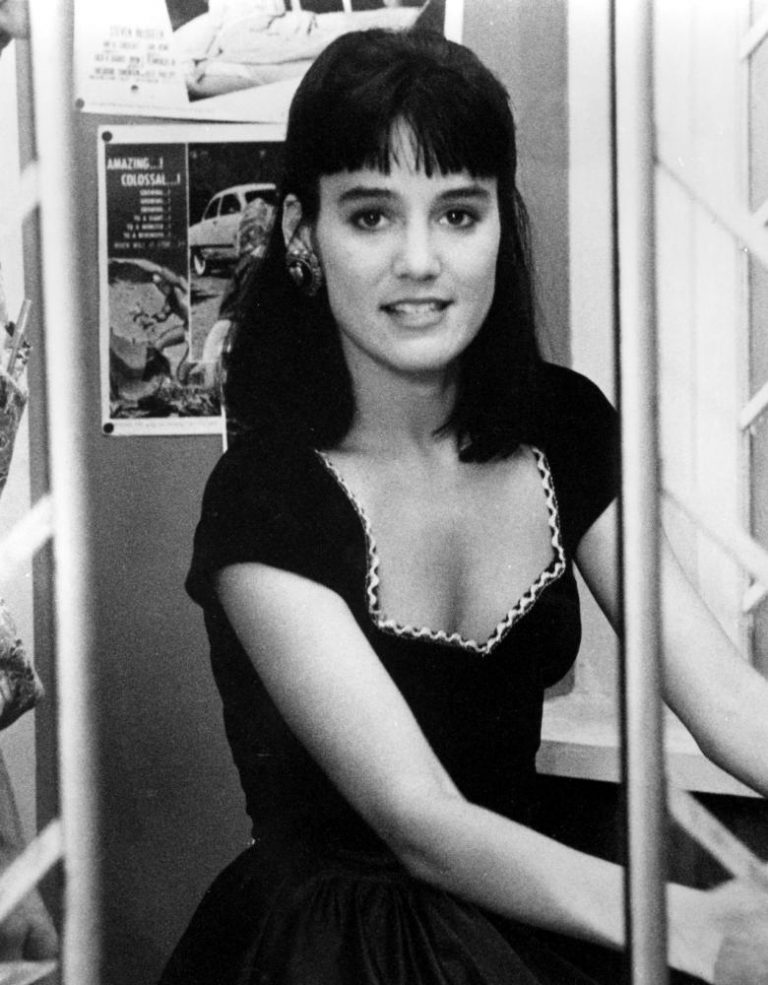 Jill Schoelen - Biography, Height & Life Story | Super Stars Bio