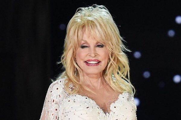 Dolly Parton - Biography, Height & Life Story | Super Stars Bio