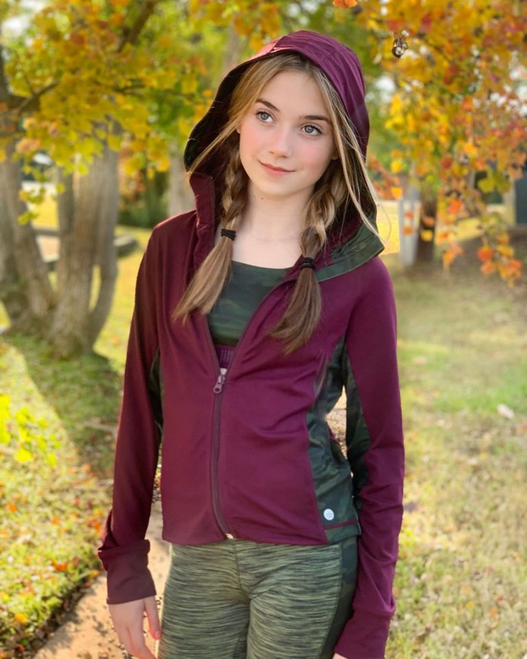 Emmy Buchanan - Biography, Height & Life Story | Super Stars Bio