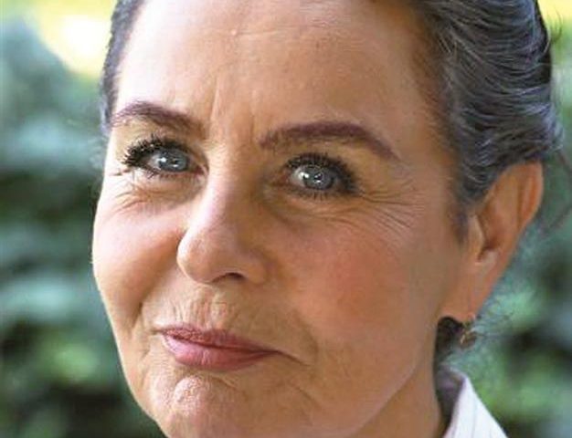 Fatma Girik - Biography, Height & Life Story | Super Stars Bio